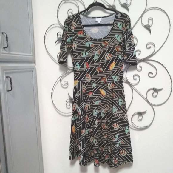 LuLaRoe | Dresses | Lularoe Nicole Nwt Abstract Leaf Print Circle Skirt Stretch Knit Dress L ...